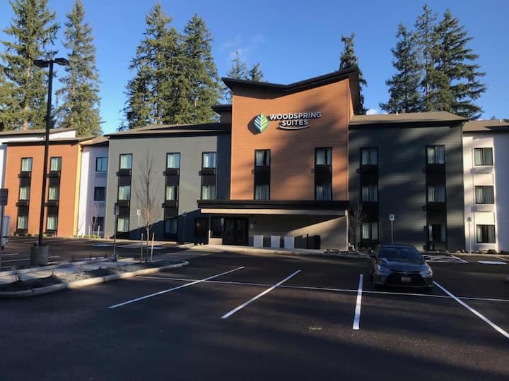 Redmond Respite | Gym. Dog-friendly. Good Location - Redmond, WA
