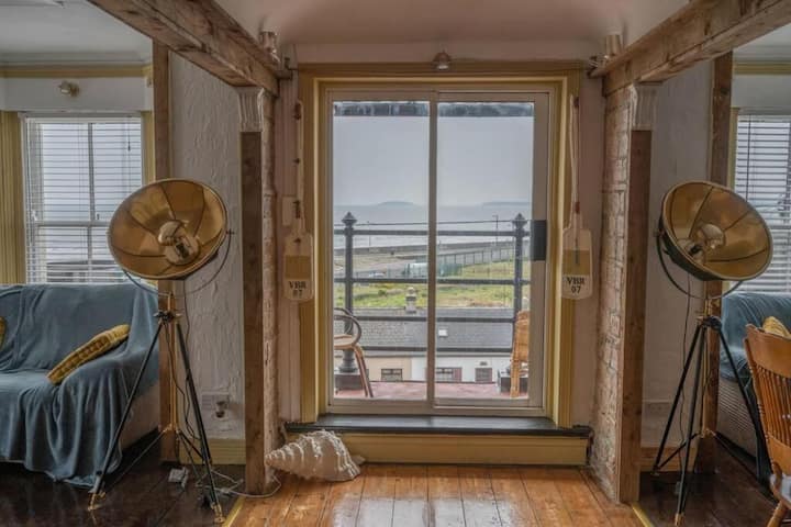 Quirky Apt - Sleeps 6 - Coastal Area - Parking - Youghal