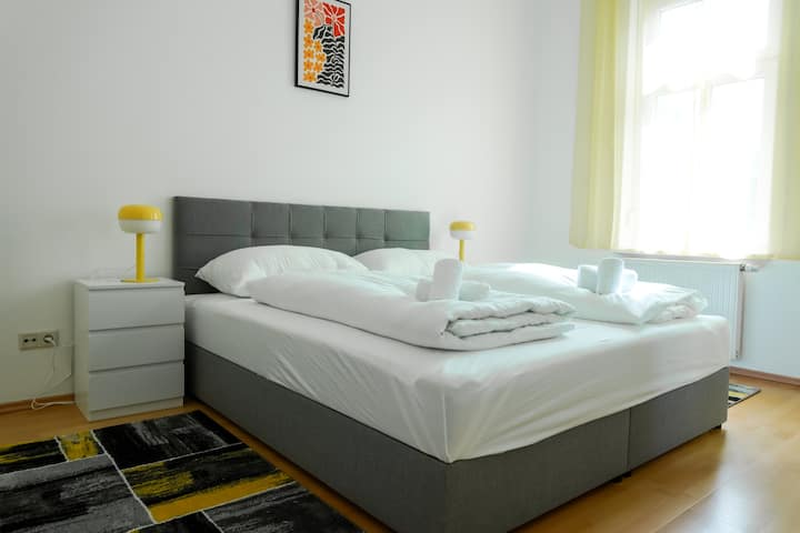 Chic 3 Bedroom Apartment In Modern Style - Viena