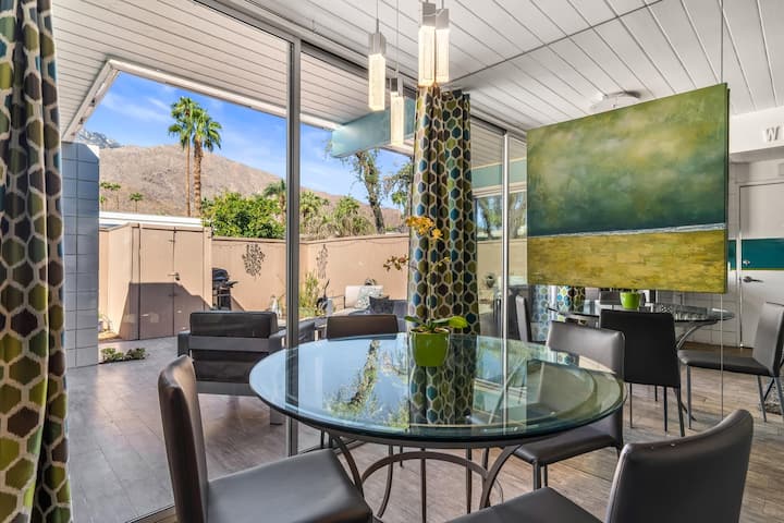 Sleek And Stylish Mid Century Condo - Palm Springs, CA