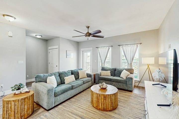 4 Br Beach Condo With Ocean Views - Port Aransas, TX