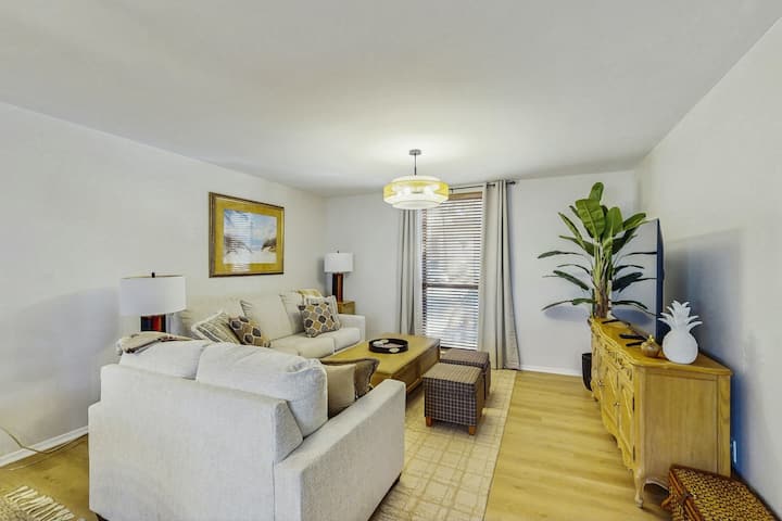 3 Br Beach Access Condo With Pool And Balcony - Hilton Head Island, SC