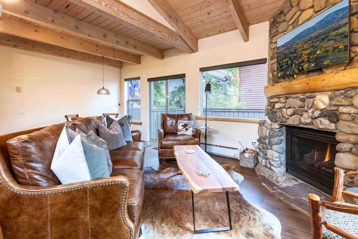 The Pines Retreat | Walk To The Lift - Ketchum, ID