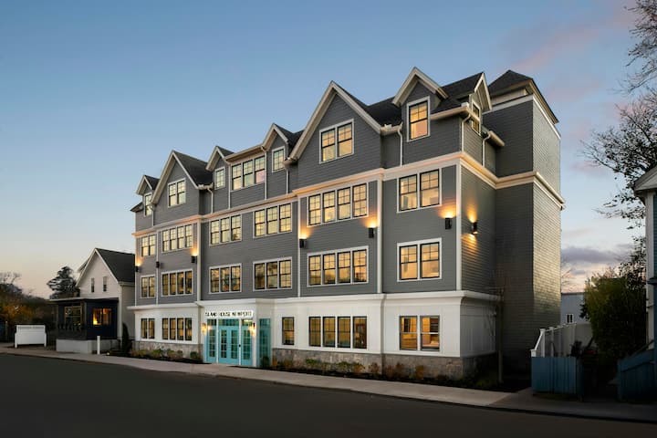 Locally-sourced In-room Amenities - Newport, RI
