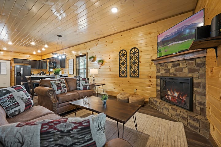 Golden Bear Lodge - Sevierville, TN