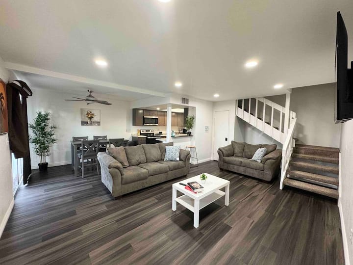 Luxe Retreats In The Heart Of El Centro California - El Centro, CA