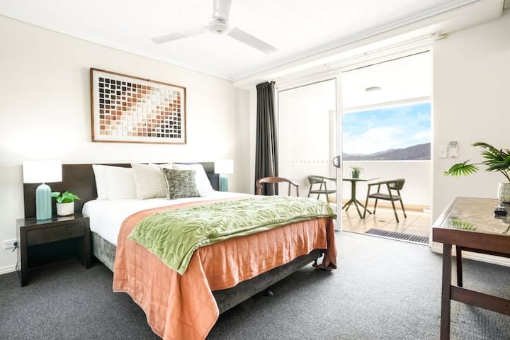 Cairns Central Studio 1012 - Cairns