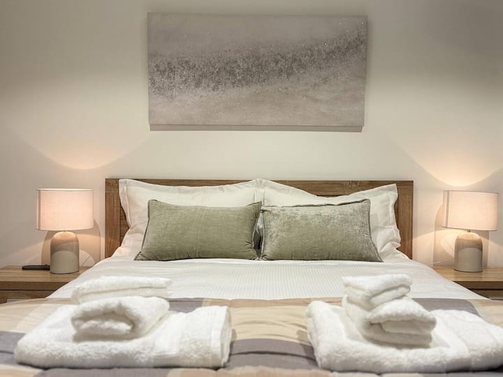 Queen’s Wharf Apt | Luxury| City Views, Pool & Gym - Brisbane