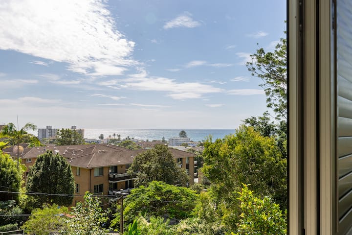 Bright 2-bed Luxury Granny Flat With Garden Access - Narrabeen