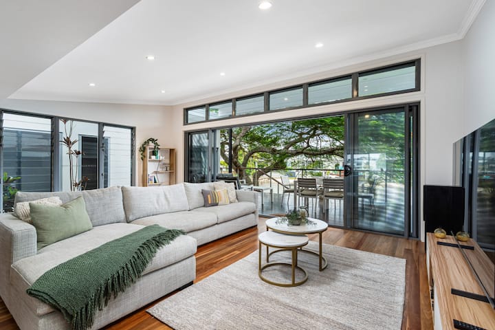 Mermaid Waters Hideaway - Gold Coast