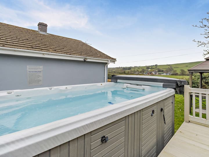 5 Bed In Aberystwyth (95994) - Tywyn