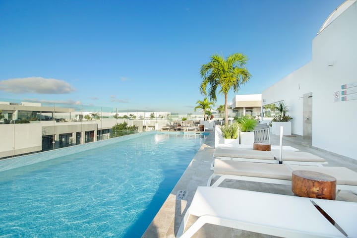 Stylish 2bd Condo, Rooftop Oasis In Playa Del Carm - Playa del Carmen