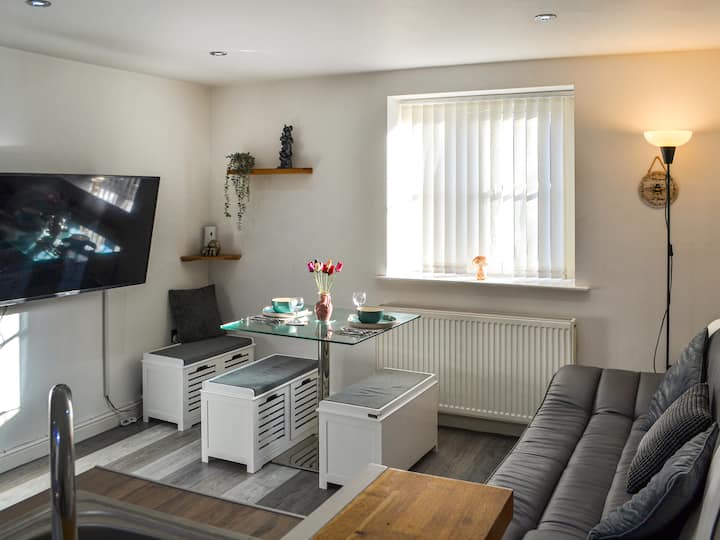 Holly's Apartment - Beverley, UK