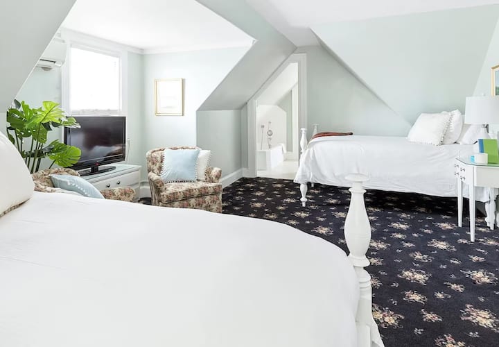 Innkeepers Room At Kennebunkport Inn, Free Parking - Kennebunkport, ME