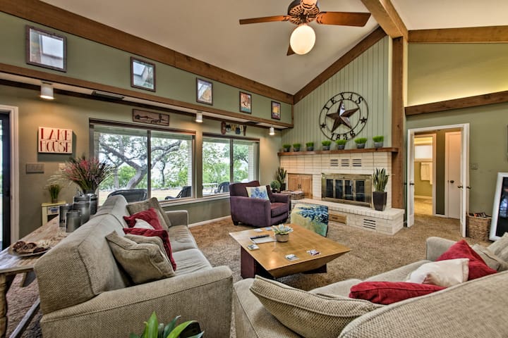 Serene 3 Br Canyon Lake Getaway W/ Stunning Views! - Canyon Lake, TX