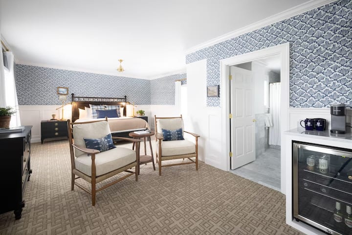 Perkins Suite At Kennebunkport Inn, Free Parking - Kennebunkport, ME