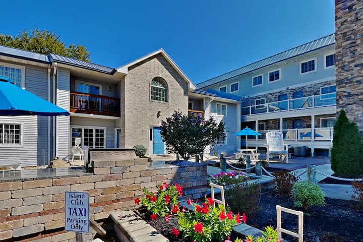 Put-in-bay Poolview Condo #2 - Put-in-Bay, OH