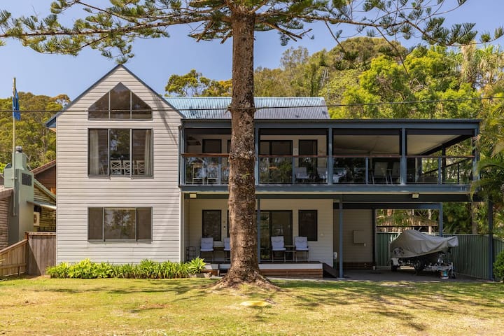 The Norfolk - Smiths Lake