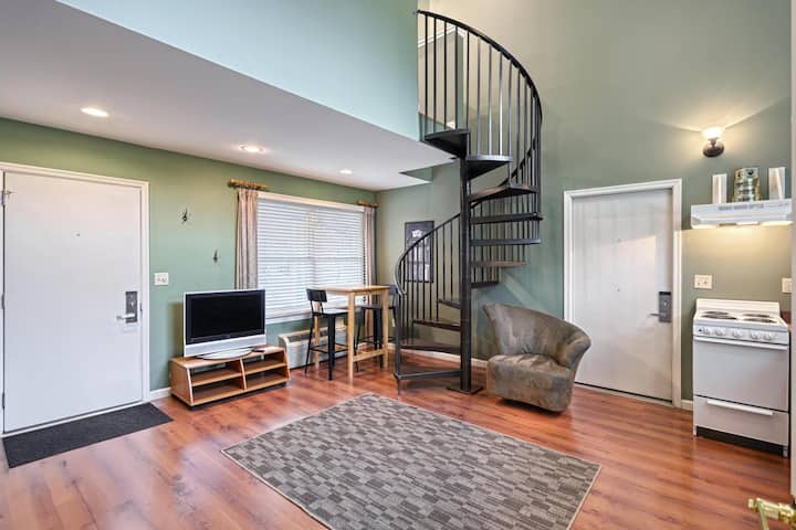 Huge 700 Sq. Ft, 2 Floor Suite (Ada Compliant) - Hershey, PA