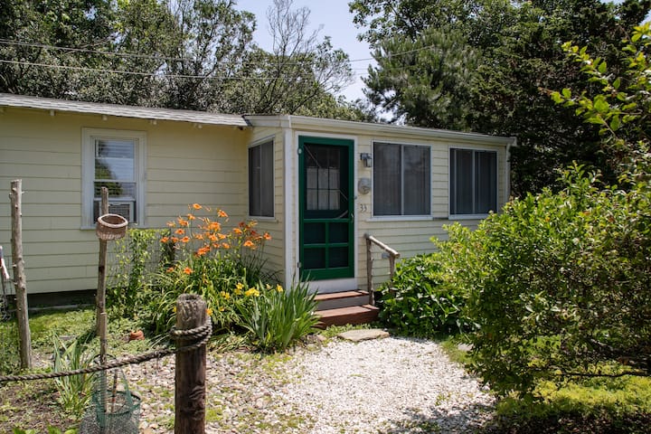 33 Warren Ave - Tiger Lilly Cottage - Newport, RI