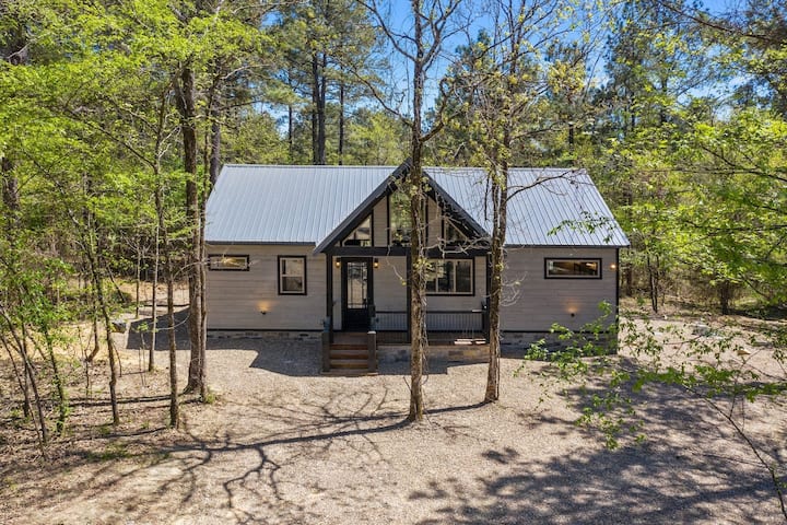 Fishing Pond Near, Arcade, Hot Tub, 2 Suites, Pets - Broken Bow Lake, OK
