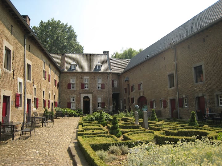 Welcoming Apartment Near Town Center In Mesch - Voeren