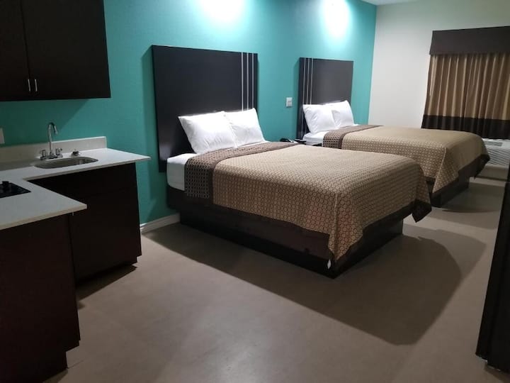 2 Units, Queen Beds Kitchenette, Scottish Inns - Bay City, TX