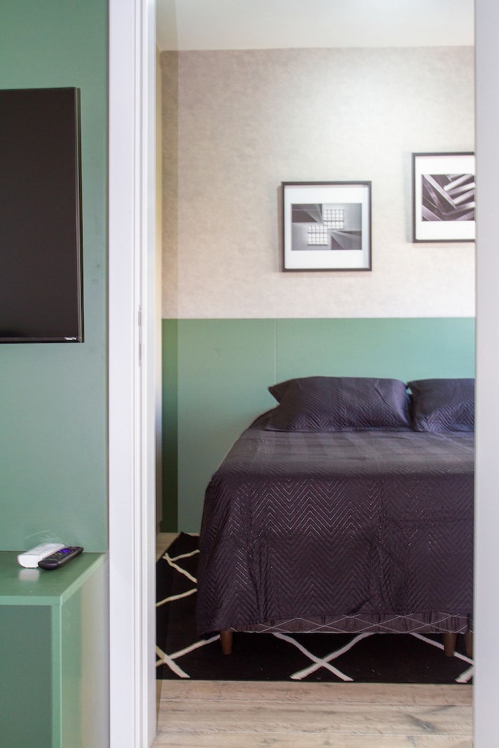 Apt 2 Quartos Luxuoso No Campo Belo. Ar E Piscina - São Paulo