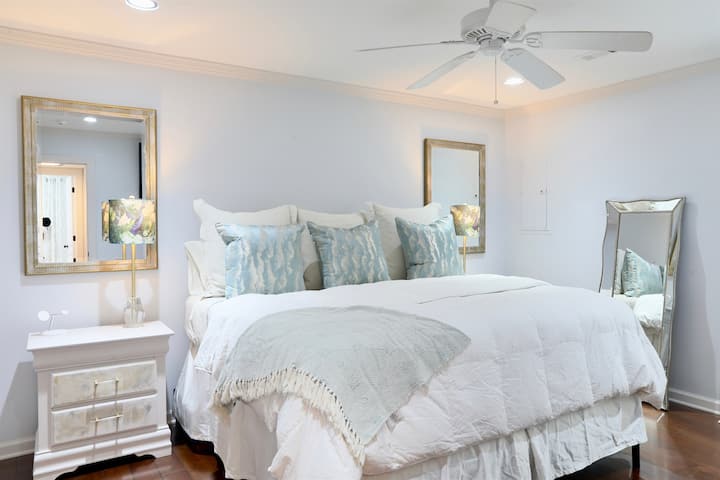 Stylish Condo, Walk To Square - Squares Lil East - Oxford