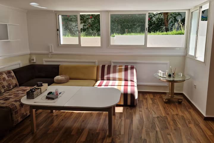 2 Bed Villa, Sleeps 4 - Garden, Wifi, Parking - Rabat