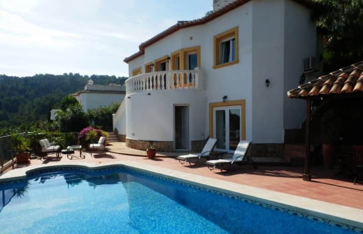 Private Pool - 3br Villa - 6 Guests - Amazing View - Alcalalí