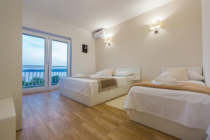2 Bed Apartmani Sleeps 6 - Free Parking - Crikvenica