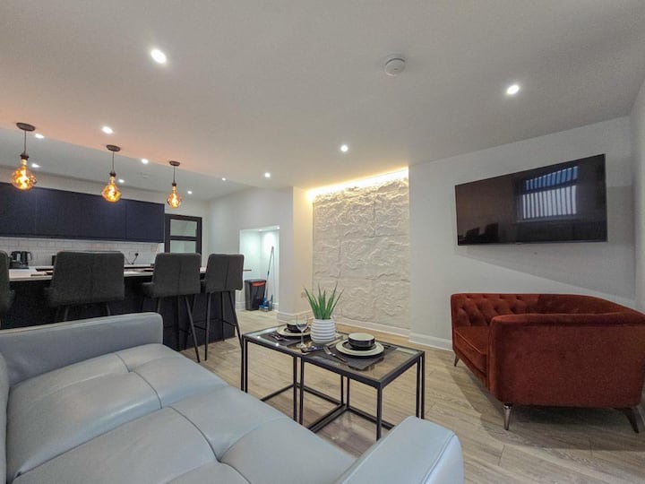 Pleasure Beach Retreat - Blackpool
