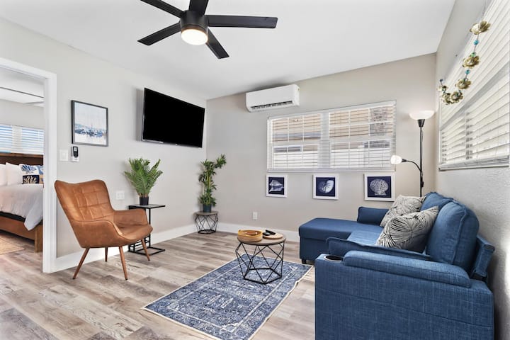 Escape Winter To Sala Suite #5! 2 Blocks To Beach! - St. Pete Beach, FL