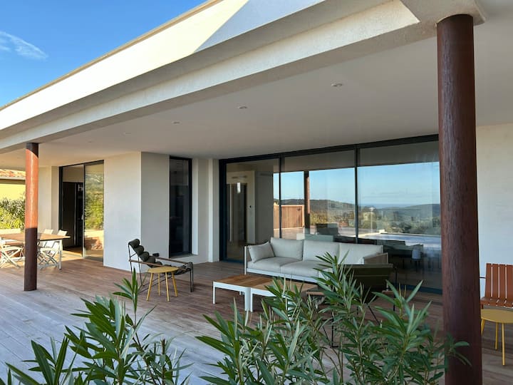 Contemporary Villa In Southern Corsica - Tizzano