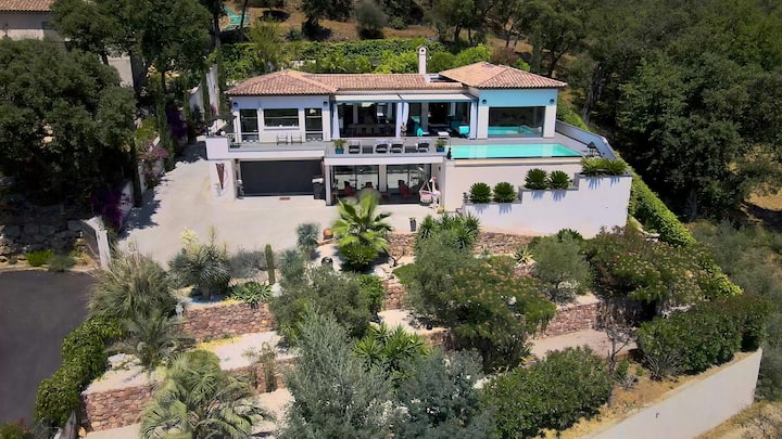 Architect's Villa With Esterel Mountain Views - Fréjus