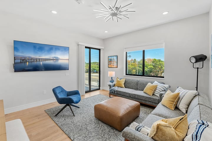 Brand New Luxury • Across Beach • Balcony View - ココアビーチ, FL