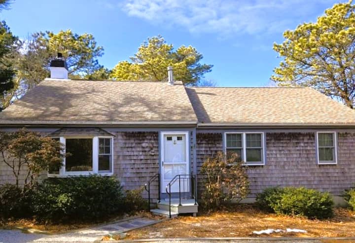 Pleasant Beach Hideaway - Chatham, MA