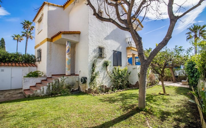 Villa De 3 Dormitorios Con Jardín Y Barbacoa - Alcossebre