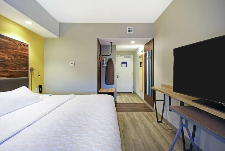 Trendy Room Next To The Airport - Free Shuttle - 波特蘭