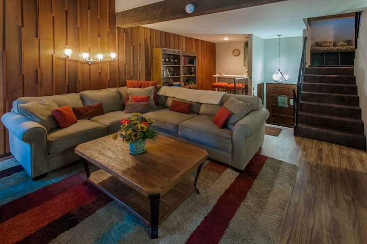 Chamonix 61 | Two Bedroom Plus Loft | Sleeps 10 - Mammoth Lakes, CA
