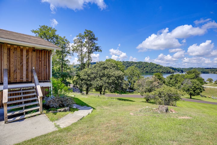 Lake Views & Private Dock: Radford Retreat! - Claytor Lake State Park, Dublin