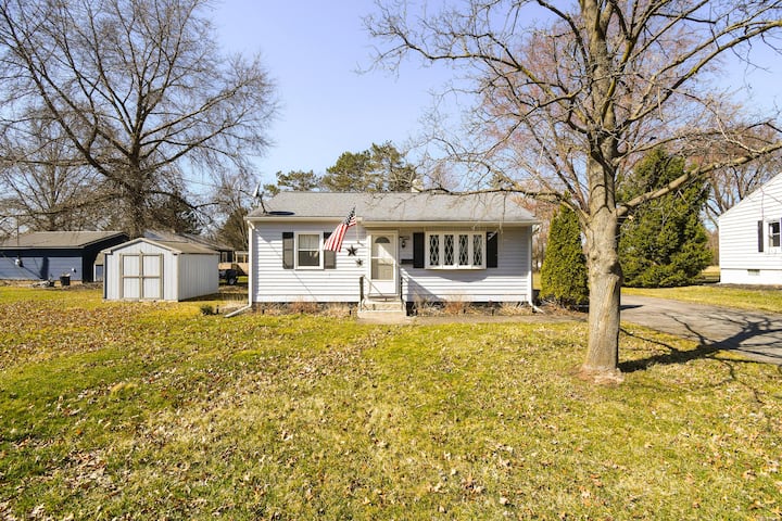 Home 1 Mi To It's A Wonderful Life Museum & Dtwn! - Seneca Falls, NY