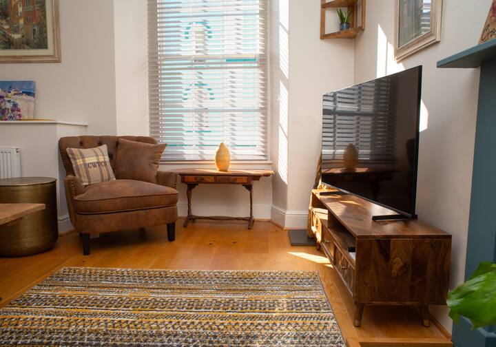 36a High Street - Cardigan - Aberporth