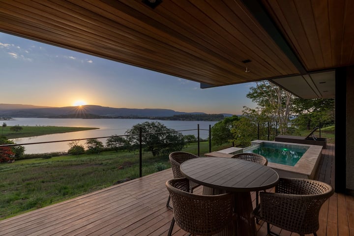 @Morro.redondo | Bangalô Da ÁGua - Brésil