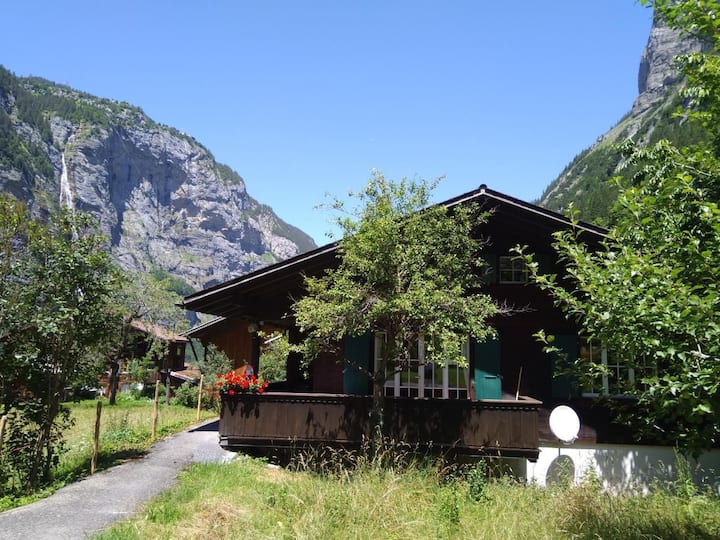 Ferien Cottage Flüehblüemli - Blatten