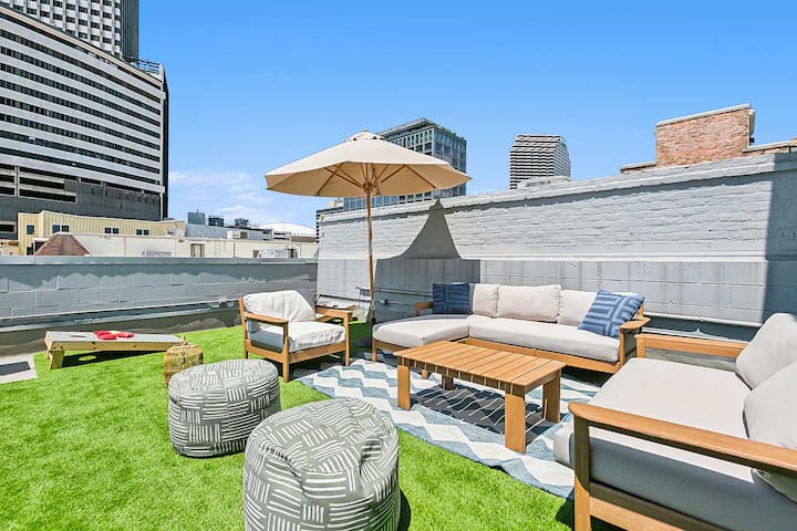 Luxurious Artfilled Suites Near Fq And Superdome - New Orleans, LA