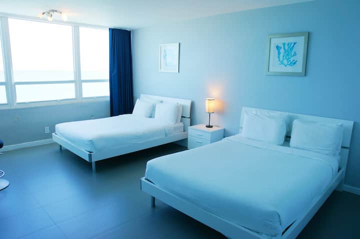 Oceanview Studio W/ Free Parking - Miami Beach, FL
