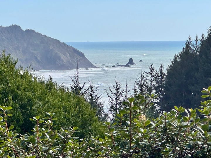Cottage By The Sea - Brookings, OR