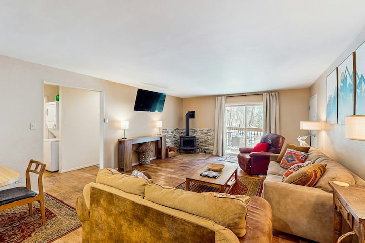 2 Br Condo W/ Balcony, Gas Stove, Ski-in / Ski-out - Taos Ski Valley, NM